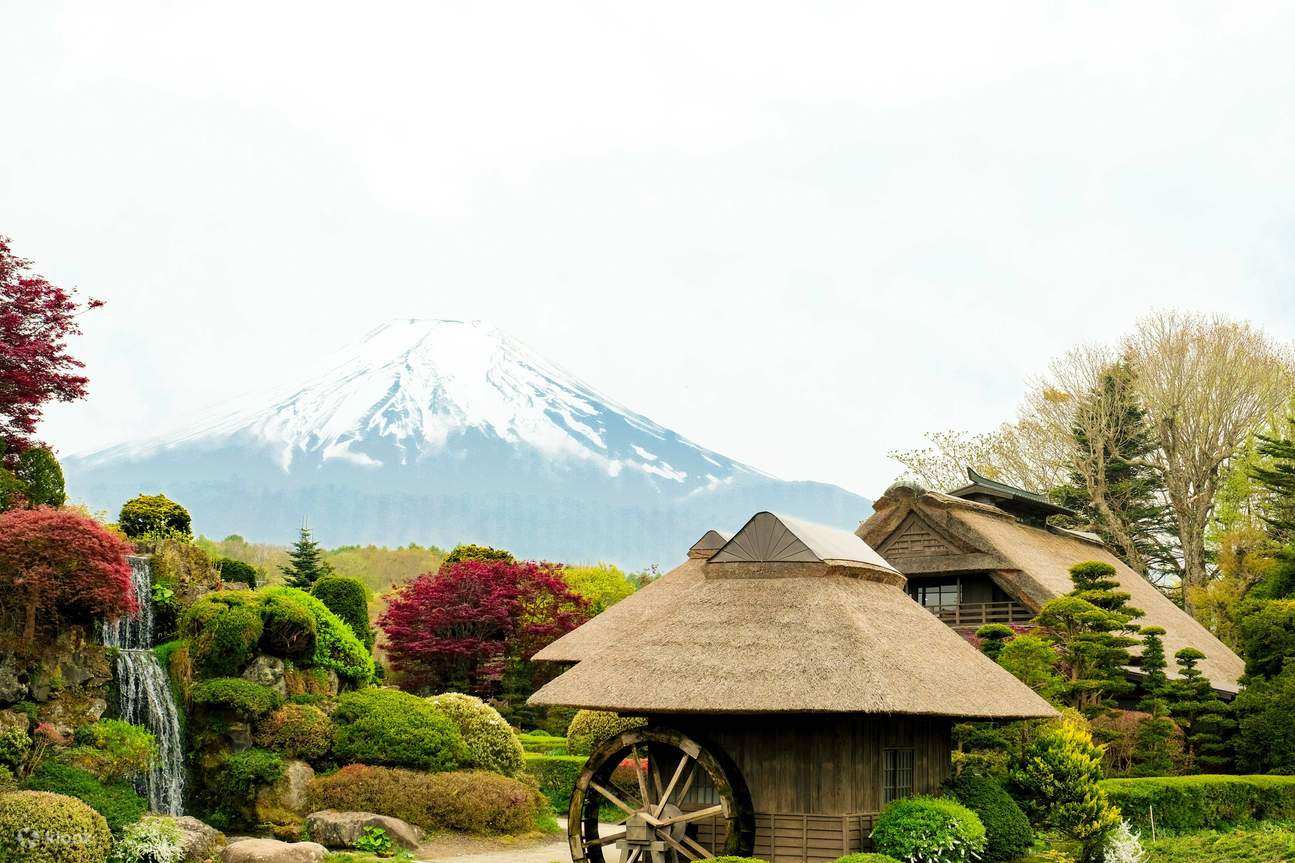 Mount Fuji, Kawakuchiko, and Arakurayama Sengen Park Join In Bus Tour ...